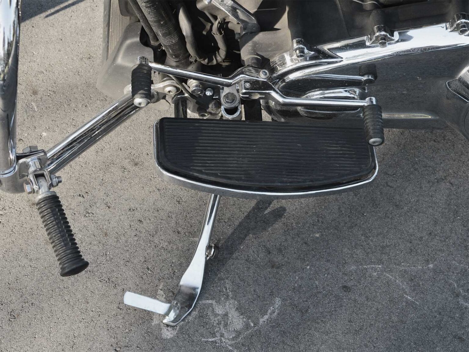 PuckerStop! - Harley Davidson® Jiffy Stand Stop 'thumb'